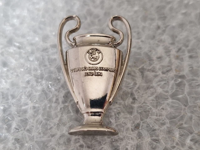 EUROPEAN CUP CHAMPIONS 2012 uefa Official 3d trophy pin Badge rare CFC ...