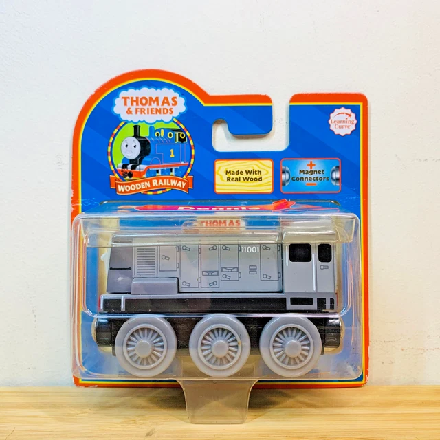 DENNIS - THOMAS The Tank Engine & Friends Wooden Railway Magnet Trains ...