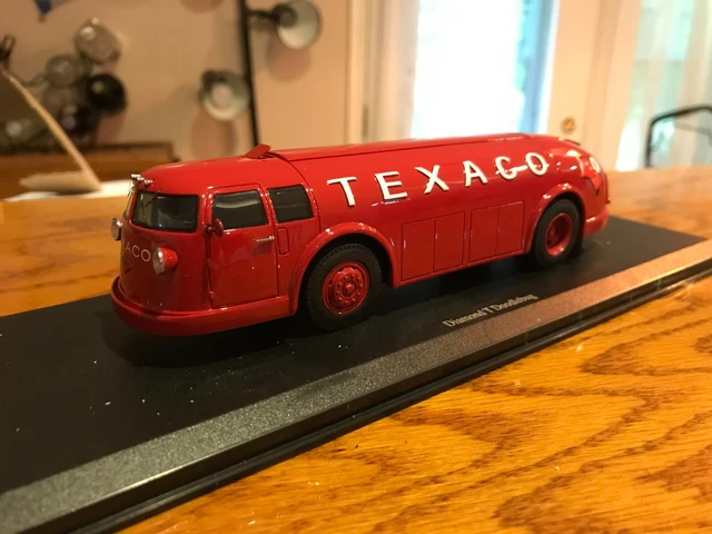 1935 DIAMOND T Doodlebug Texaco fuel tanker in 1:43 scale - Autocult ...