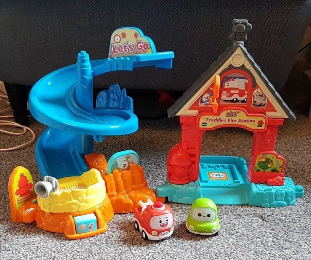 VTECH GO GO Cory Carson Freddie's Firehouse Playset and Vehicles £10.00 ...