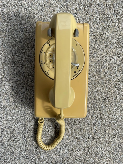VINTAGE ROTARY ITT Wall Phone Stromberg Carlson Harvest Gold Untested £ ...