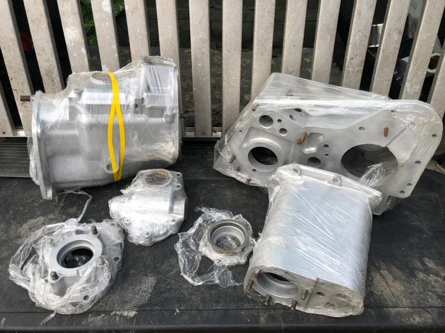 LAND ROVER SERIES 2 2A 3 Gearbox Casings £225.00 - PicClick UK