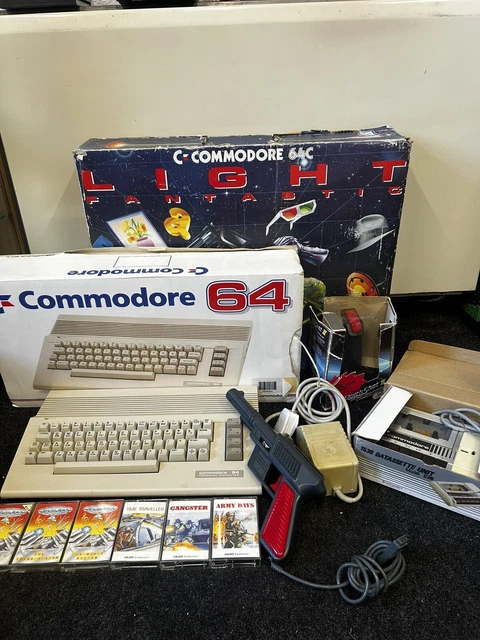 COMMODORE 64 64C LIGHT FANTASTIC testé + JEUX DE DONNÉES QUICKSHOT EUR ...