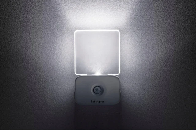 LED MOTION SENSOR Night Light, Battery Operated with Dusk Dawn ...