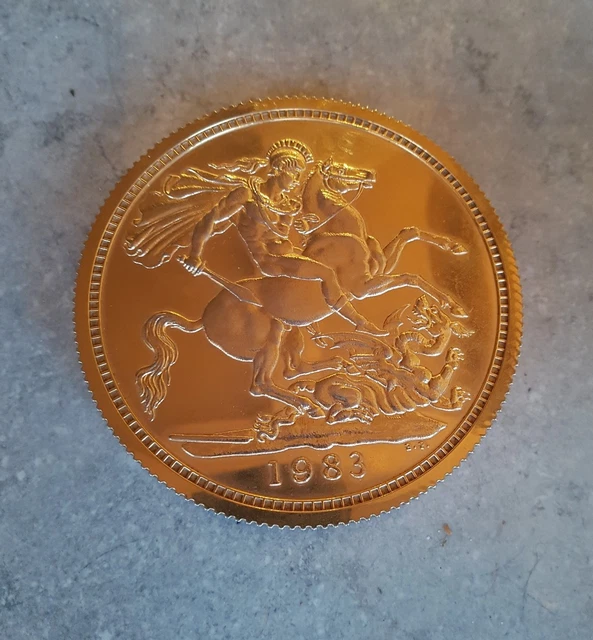 RARE ROYAL MINT Coin Club SOVEREIGN PAPERWEIGHT 1983 .115mm x 21mm £75. ...