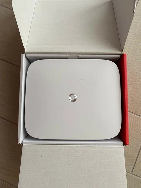 025B-VODAFONE STATION REVOLUTION ROUTER MODEM FIBRA ADSL con scatolo e ...
