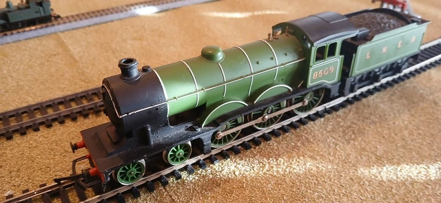 HORNBY R150 CLASS B12 Loco Lner 8509 4-6-0 Green 00 Gauge £26.70 ...