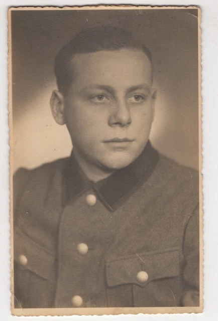 FOTO/PHOTO PORTRAIT REICHSARBEITSDIENST RAD Arbeitsmann; junger Mann ...