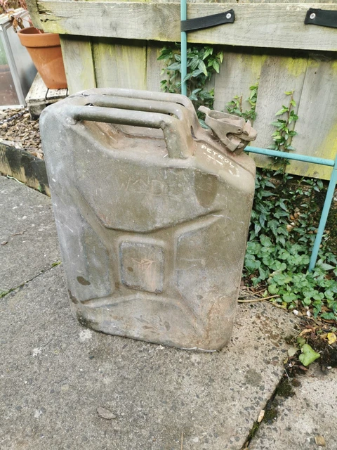VINTAGE BRITISH ARMY 20 litre steel jerry can 1953 fuel can. WD war ...