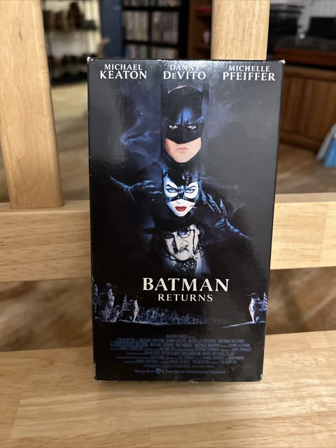 BATMAN RETURNS 1992 VHS Michael Keaton Michelle Pfeiffer Catwoman Movie ...
