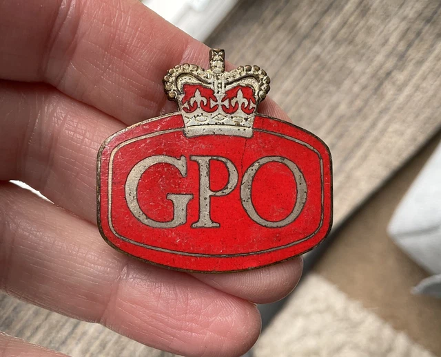 VINTAGE GPO RED cap Pin Badge General post office Postman Royal Mail ...