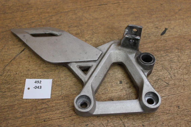 HONDA CBR125R JC50 11-17 50700-KPP-T00 Halter Fußraste vorne links 492 ...