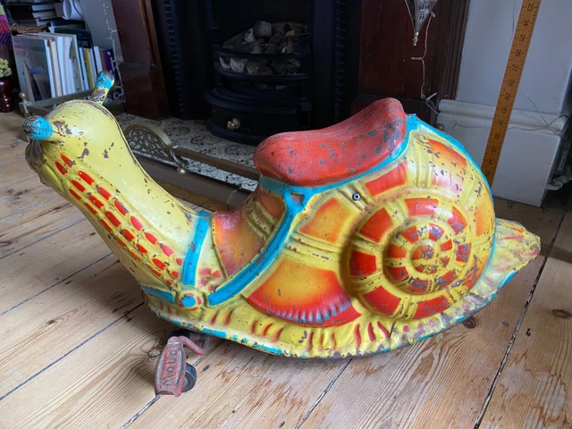MOBO 1950'S METAL ride along snail- totally original with all rubber ...