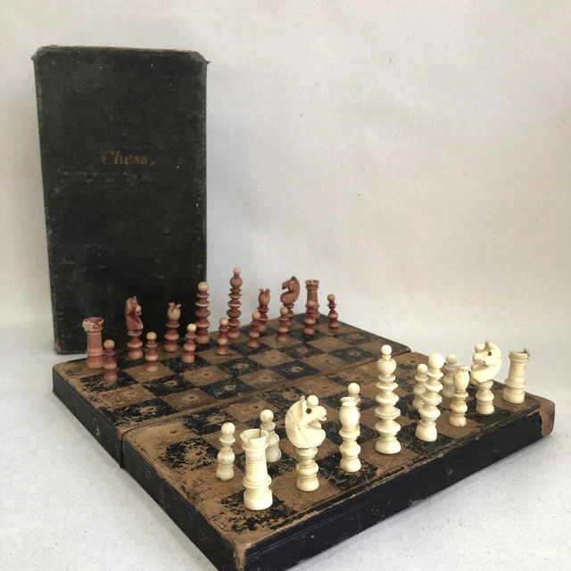 ANTIQUE TRAVEL CHESS Set Leather Covered Board 'Regency Style' Pegged ...