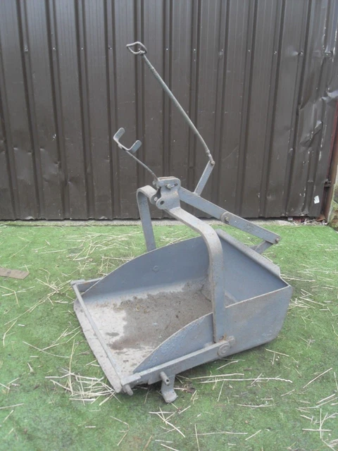 MASSEY FERGUSON TRACTOR Earth Scoop, Link Box £184.50 - PicClick UK