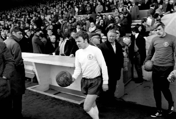LEEDS UNITED CAPTAIN Billy Bremner Gary Sprake 1969 Football Club Old ...