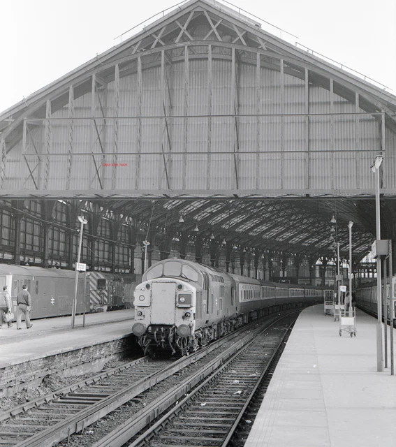 ORIGINAL MEDIUM FORMAT B&W Negative : Class 37 37092 @ Brighton (JAM ...