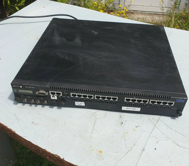 IBM 8239-001 TOKEN Ring Stackable Hub avec câble d'alim EUR 39,90 ...