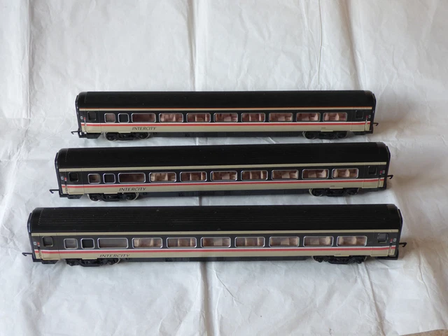 HORNBY MK4 COACHES x3 12401 12408 12410 intercity swallow livery oo ...
