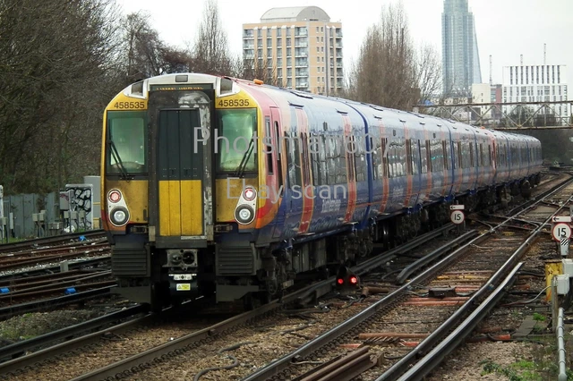 CLASS 458 458535, 5 car EMU, in South West Trains branded SWR @ Clapham ...