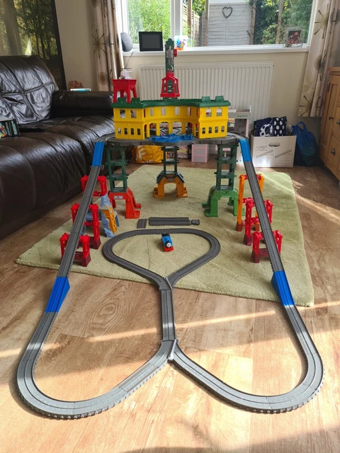 THOMAS & FRIENDS Trackmaster Super Station Play-set, Track & Thomas ...