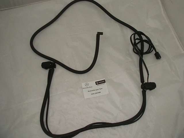 NEW GENUINE MERCEDES-BENZ W169 A-Class Front Washer Jets and Hose ...