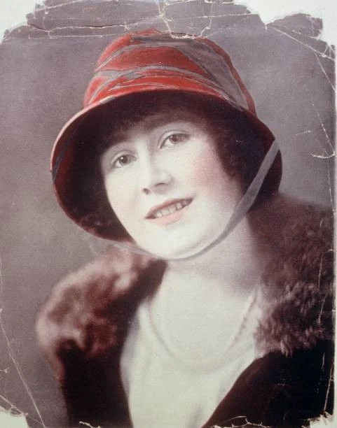 LADY ELIZABETH BOWES-LYON wife of King George VI OLD PHOTO $9.50 ...