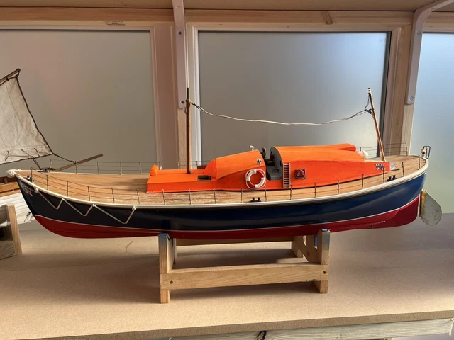 RADIO CONTROLLED MODEL lifeboat £165.00 - PicClick UK