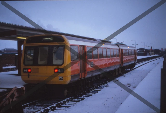 RAILWAY LOCOMOTIVE 35MM Slide – Class 142 Dmu Railcar In Snow At ...