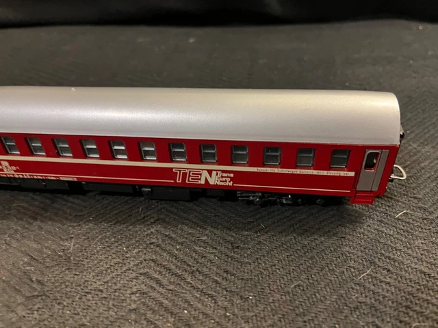 LIMA HO GAUGE Trans Euro Nacht coach in red & cream trim £0.99 ...
