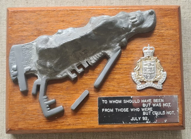 MILITARY PRESENTATION DESK Weight Gibralter 1992 Royal Gibraltar ...