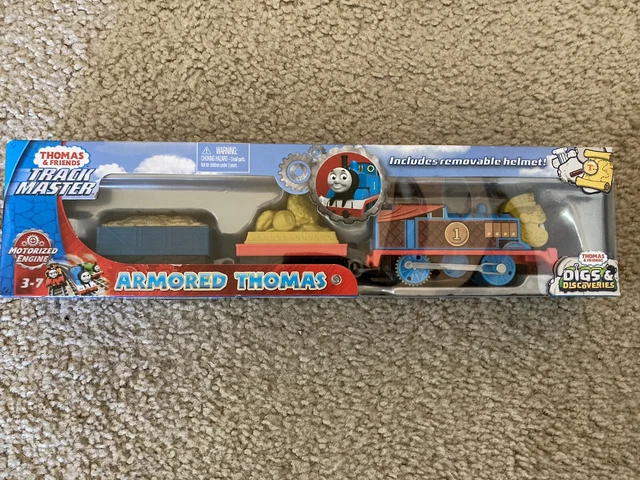 THOMAS AND FRIENDS Trackmaster Armored Thomas Motorized Engine Train ...