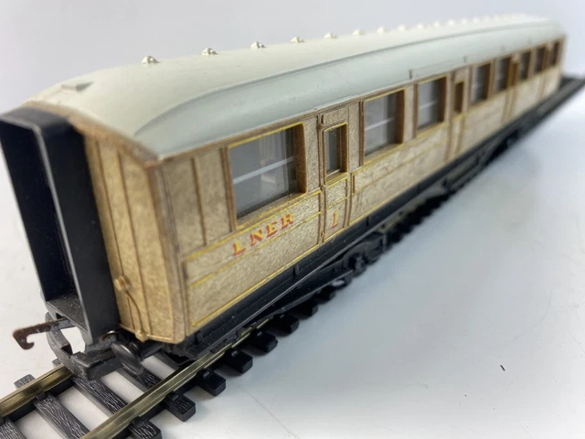 HORNBY LNER GRESLEY Composite Coach in LNER Teak No. 22357 EUR 15,28 ...