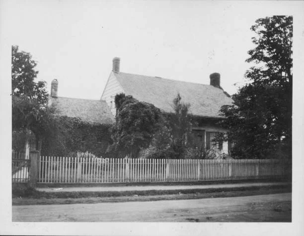 STILLWELL HOUSE 95 Neck Road northwest corner eastern portio- New York ...