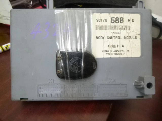 HOLDEN COMMODORE VZ Sv6 Body Control Module Bcm 588 Mid And Key Pad $65 ...