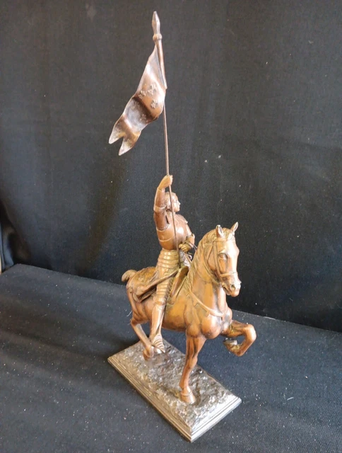 STATUE JEANNE D'ARC sur son cheval En Régule H 57cm Avec Le Drapeau EUR ...