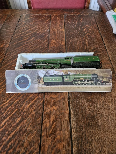 LNER CLASS A3 Flying Scotsman OO Gauge Scale Model with Extra Carriages ...