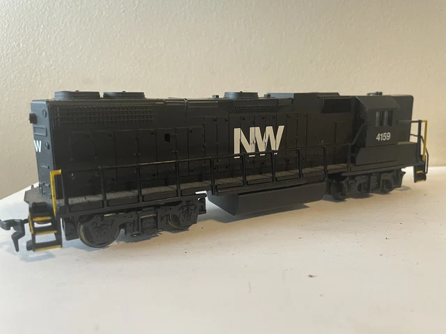 LIFE LIKE POWERED Gp38-2 North Western Engine Locomotive Ho Scale ...