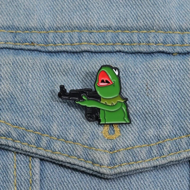 THE MUPPETS KERMIT The Frog Holding A Gun Pin Badge £5.99 - PicClick UK