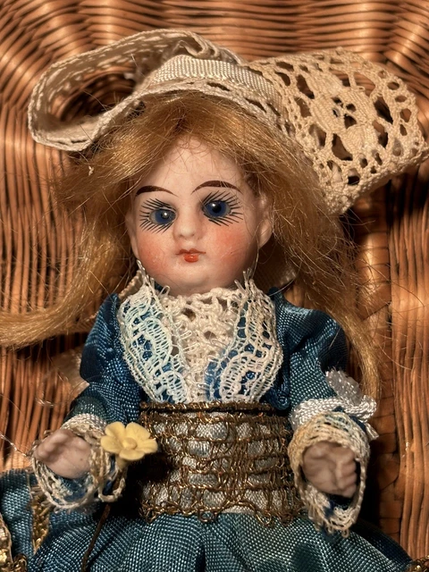 ANTIQUES ALL BISQUE French Mignonette Doll 11 Cm Swivel Head Glass Eyes ...