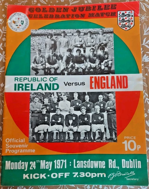 FOOTBALL PROGRAMME RARE 1971 Rep. Ireland V England Golden Jubilee ...