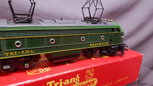 TRIANG R257 2 Tone Green T/C Series Double Ended Twin Pantograph Loco V ...