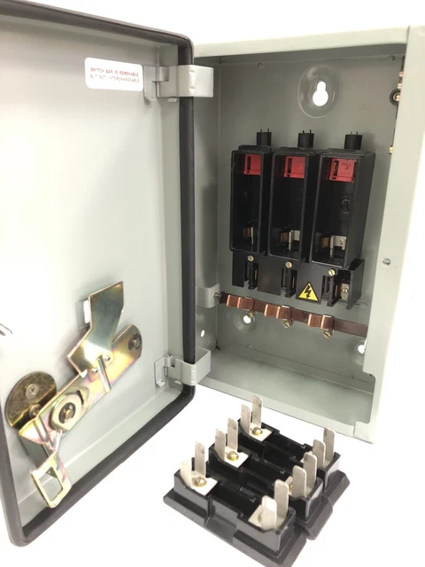 SIMPLEX CENTURY SWITCHFUSE 20Amp TPN HRC Fused Switch Disconnector ...