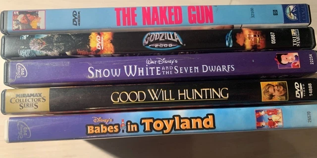 DVDS - DISNEY, Batman, Elmo, Terminator, Dora, South Park, Spider-Man ...