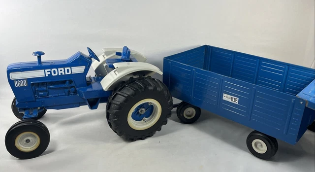VINTAGE ERTL FORD 8600 Toy Tractor with Big Blue Trailer Die Cast Metal ...