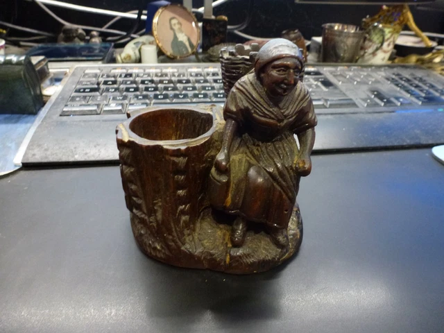 VIEILLE PAYSANNE PORTEUSE de hotte,travail bois foret noir,XIXème,H ...