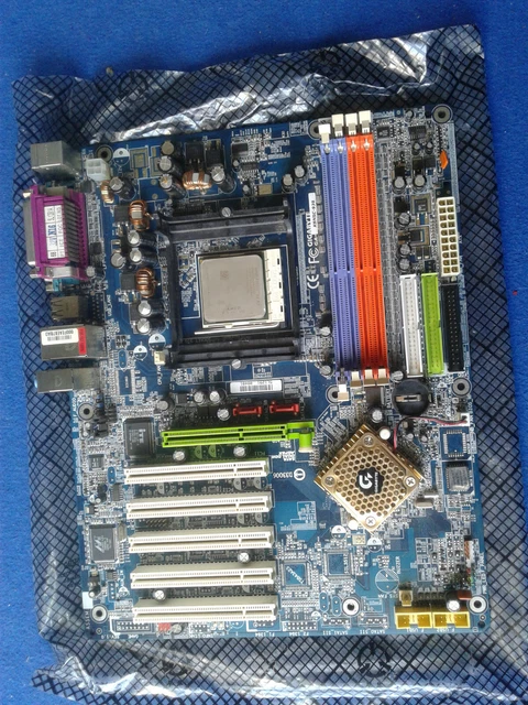 CARTE MÈRE GIGABYTE GA K8NSC 939, avec processeur, sata, ide, pci, lpt ...