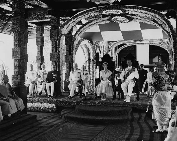 QUEEN ELIZABETH II 1954 Royal Tour of Ceylon Sri Lanka OLD PHOTO 39 EUR ...