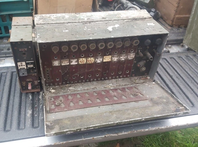 WW2 BRITISH ARMY Field Telephone Line Equipment 10 Line Exchange £195. ...