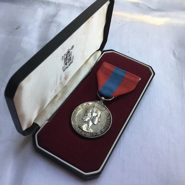 QEII IMPERIAL SERVICE Medal To Edwin John Wakeford £19.99 - PicClick UK